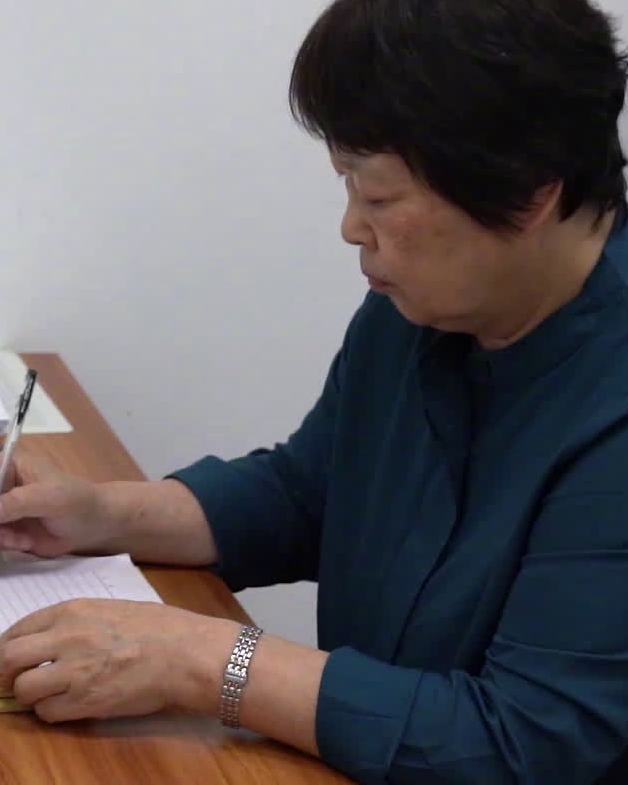 ...她常说:“虽然自己不是法官了,但通过非诉的方式调解纠纷,同样是为...