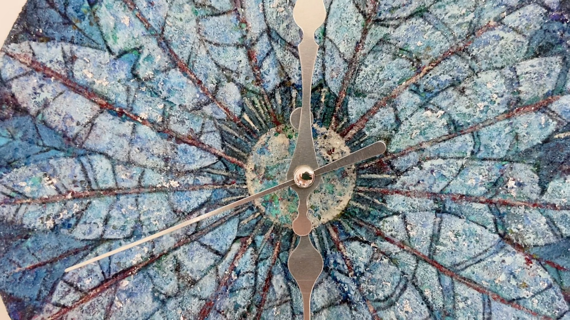 原创绘画作品改造升级成时钟