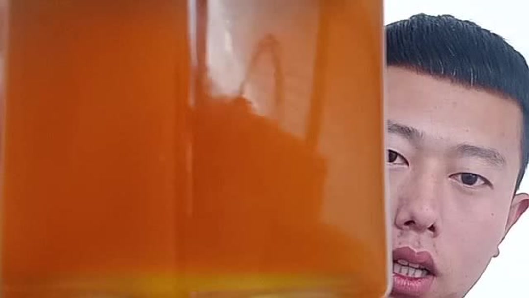 功效:防止皮肤干燥,使肌肤柔软、洁白、细腻、光滑、祛痘、并可