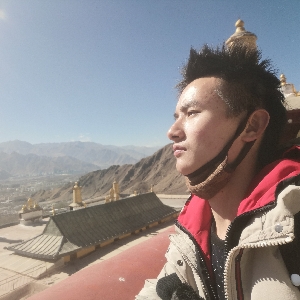 经济学行者 
