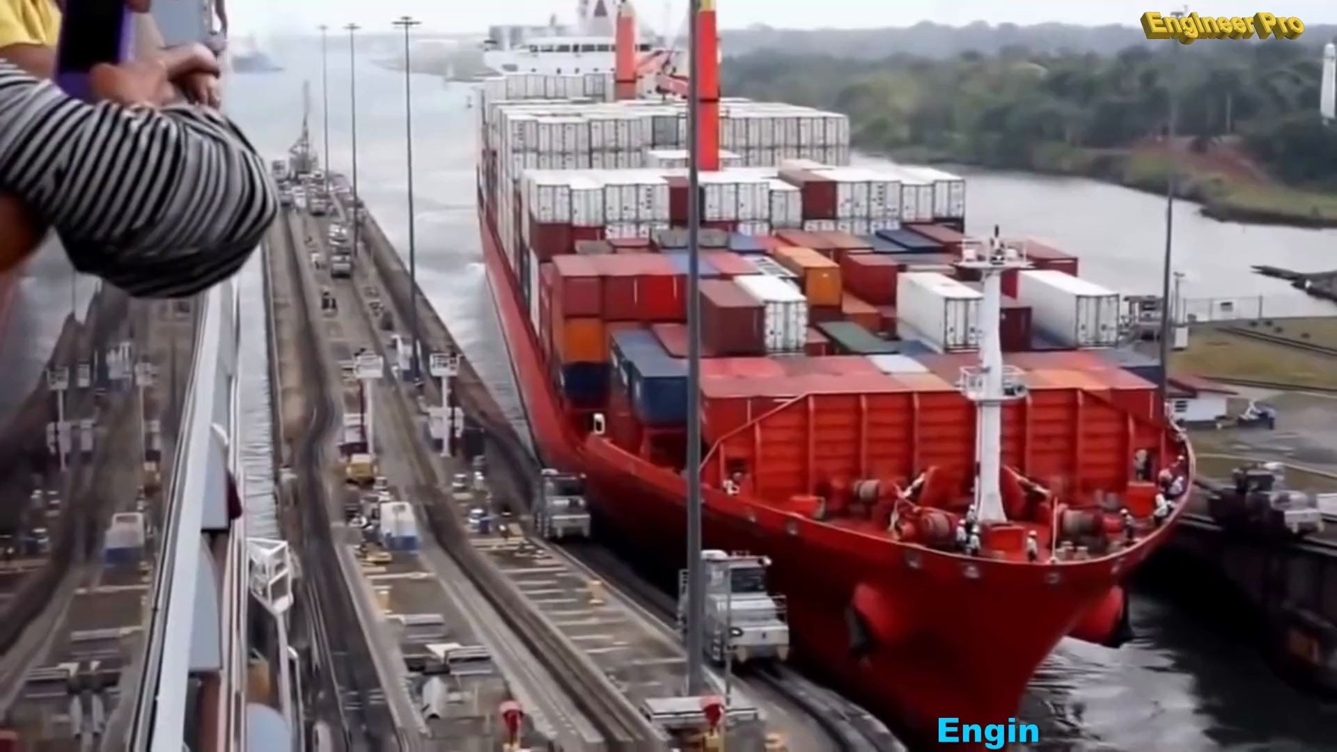 10大集装箱船事故现场 - Top 10 Large Container Ships Crashes!