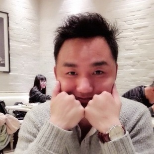 阳光下的bee 