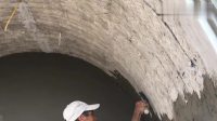 泥瓦工老师傅教大家给窑洞抹灰, 弧形的墙面这样抹灰才行