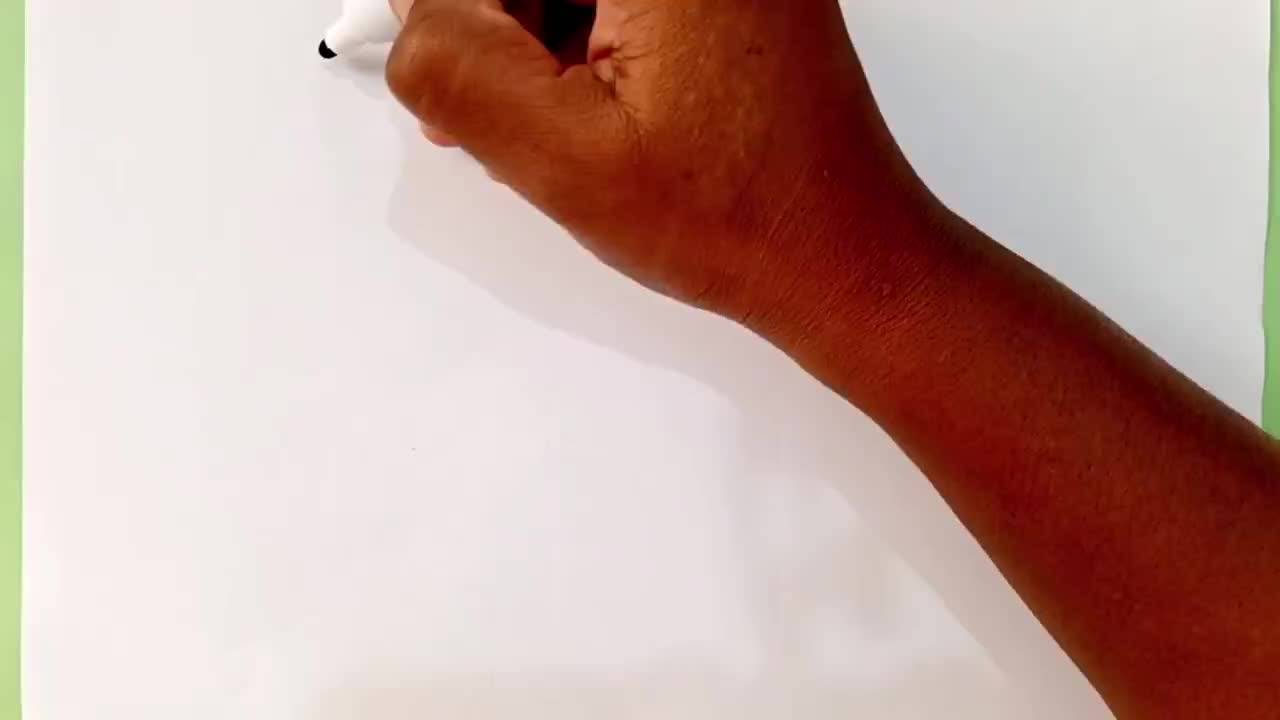 教孩子画几何图形并涂色。