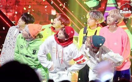 ...GO GO' stage with ARMY~perfect voice~180406 [BANGTAN BOMB]