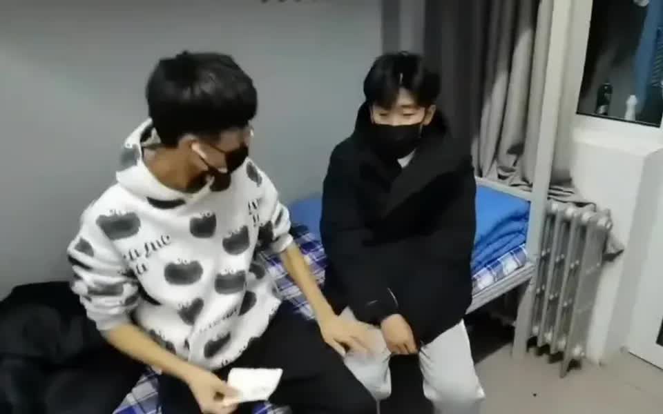 #男生宿舍 #校园生活大型搞笑宿舍话剧表演现场,请耐心看完哈。