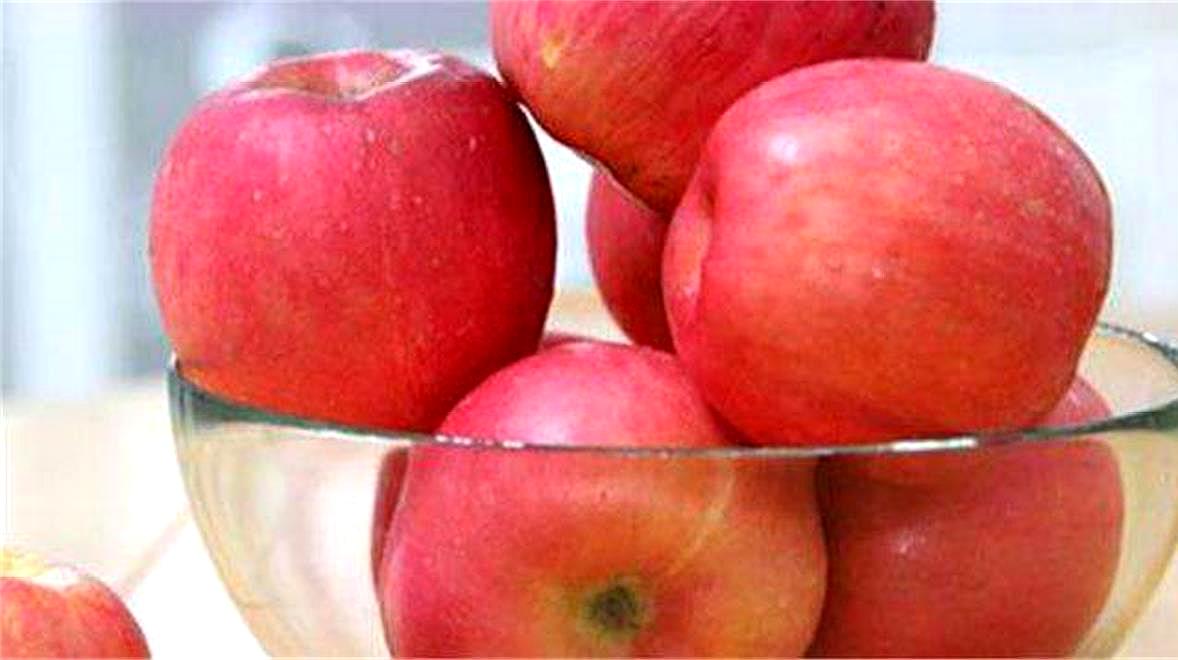 吃苹果前到底要不要削皮?10个人9个做错,别不放心上,涨知识