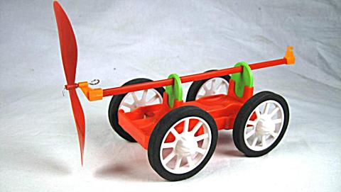 科学小实验: 一根橡皮筋, 就能让车子奔驰吧