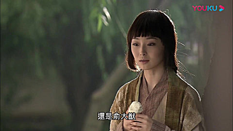 美女要去找万表,怎料一个人都不认识,唯一方法是找他