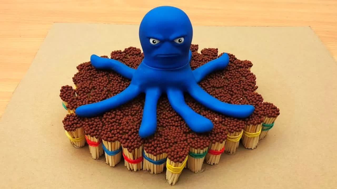 好奇小实验:小伙用10000对拉伸章鱼比赛,结局会咋样