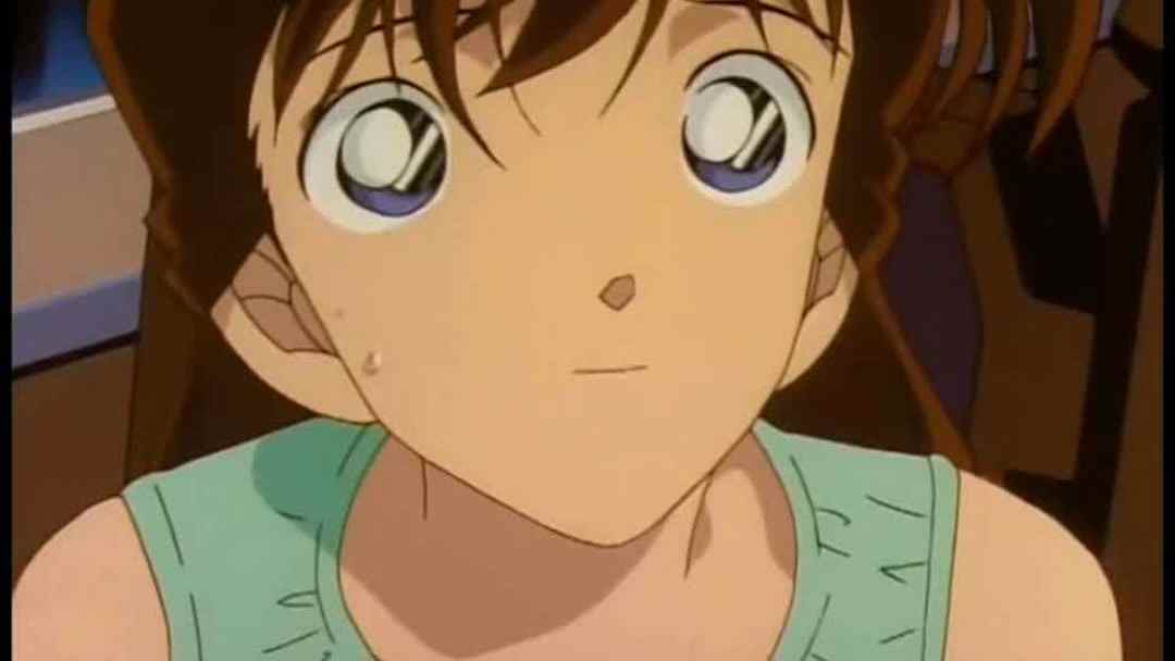 名侦探柯南：小兰裙子有点短，柯南看时，被灰原当场抓包，尴尬！