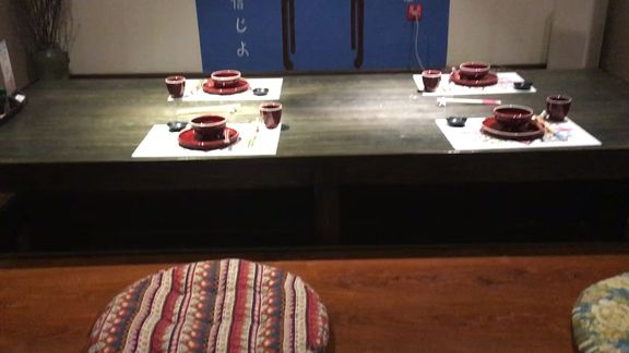 日式小餐馆,前面是咖啡屋后面是日料。为何到咖啡屋看书有感