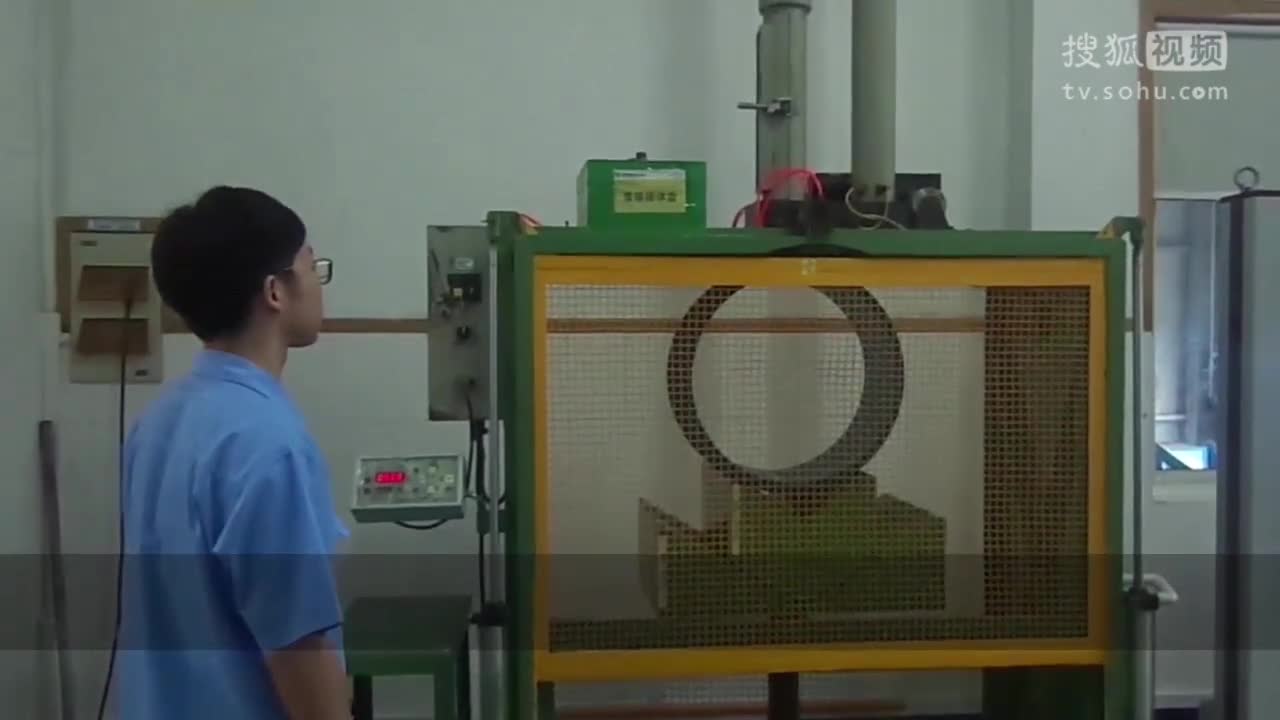 公元牌10倍高抗冲PVC-M增强管落锤冲击实验国家标准测试