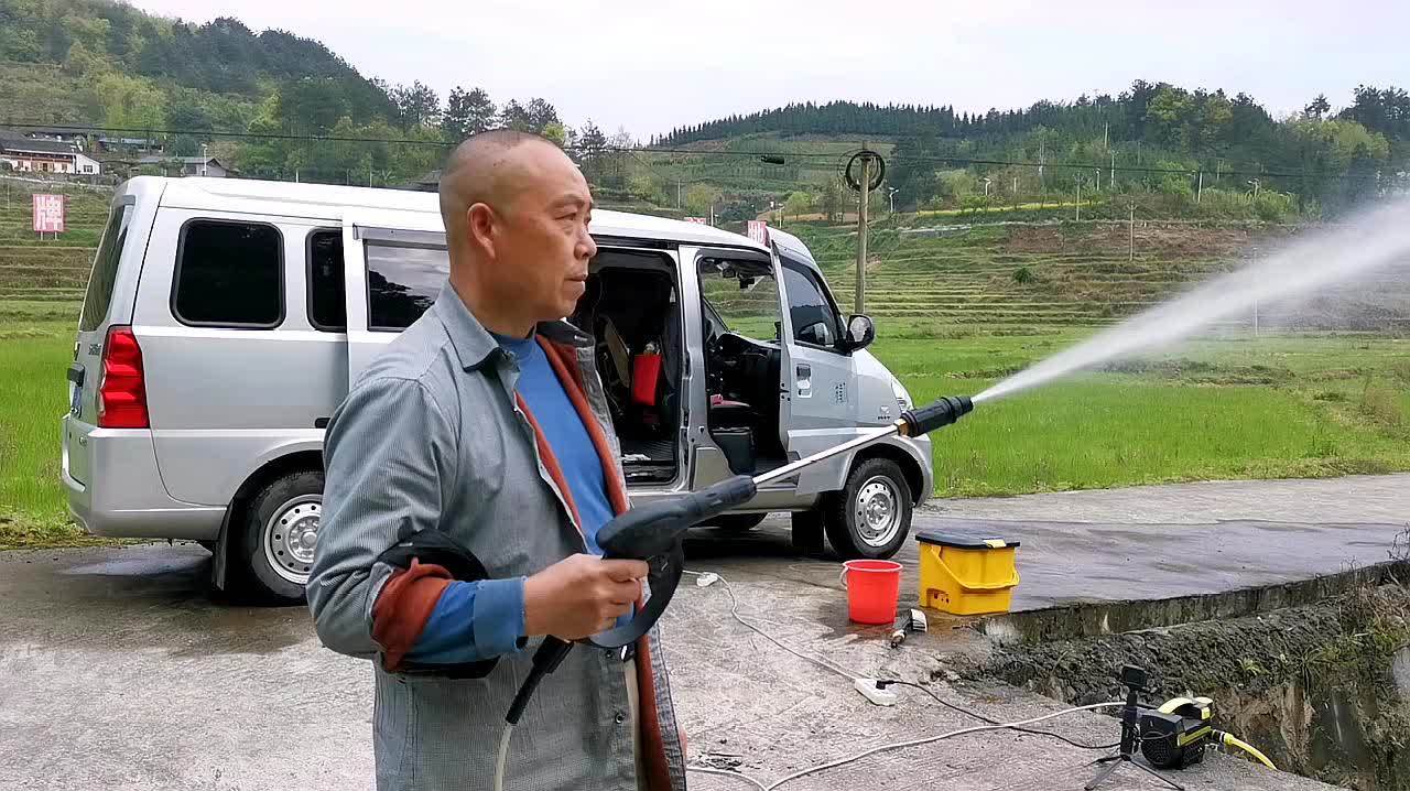 面包车自驾游,高亚洗车设备,用后一个字吐槽