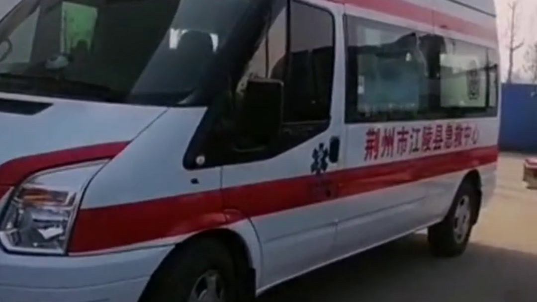 男孩煤气中毒尚有生命体征 救护人员迷惑拖延 孩子最终死亡家属质疑...