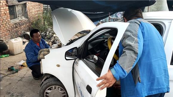 今天改装海泉电动车柴油暖风机,大夏天的改装暖风机准备冬天过冬