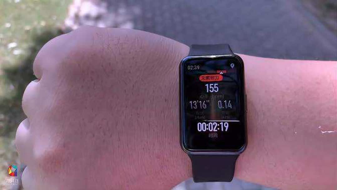 华为Watch Fit实测:功能虽稍逊于苹果,续航和本土化却更胜一筹