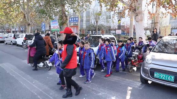 国际志愿者日 他们走进社区做了这些事