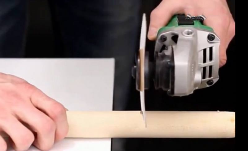 用一张纸切断一根木棍,你能知道我是怎么做到的?