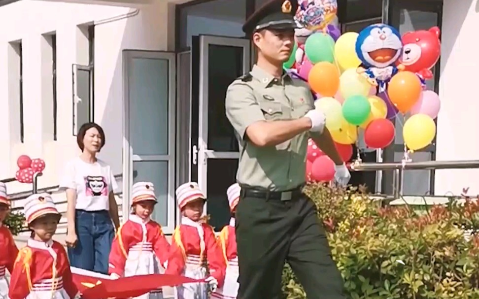 【国庆活动】用手机给丫头拍个学校升旗短视频