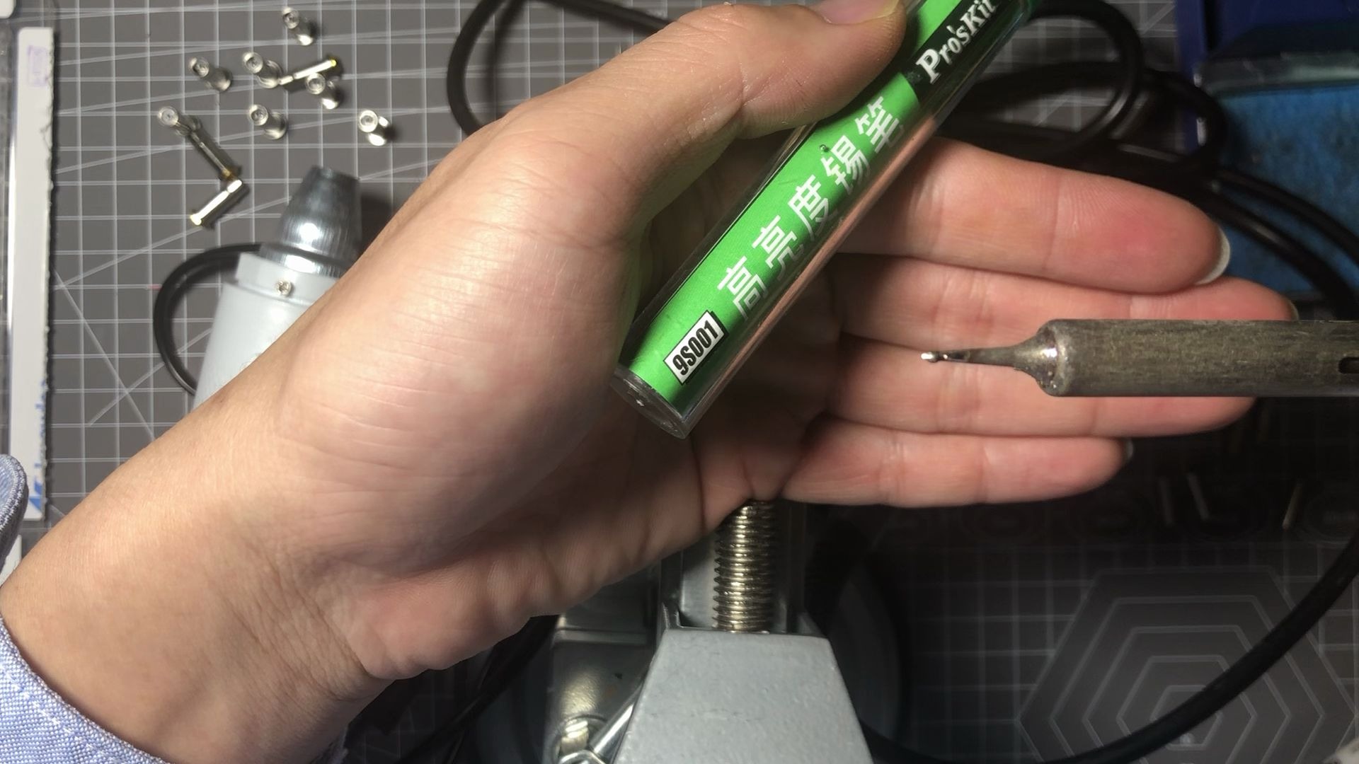 简单说一下电烙铁使用和单元焊接