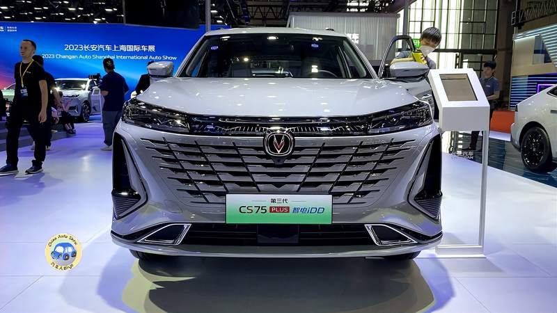 2023款第三代CS75 Plus iDD亮相,外观与内饰静态体验