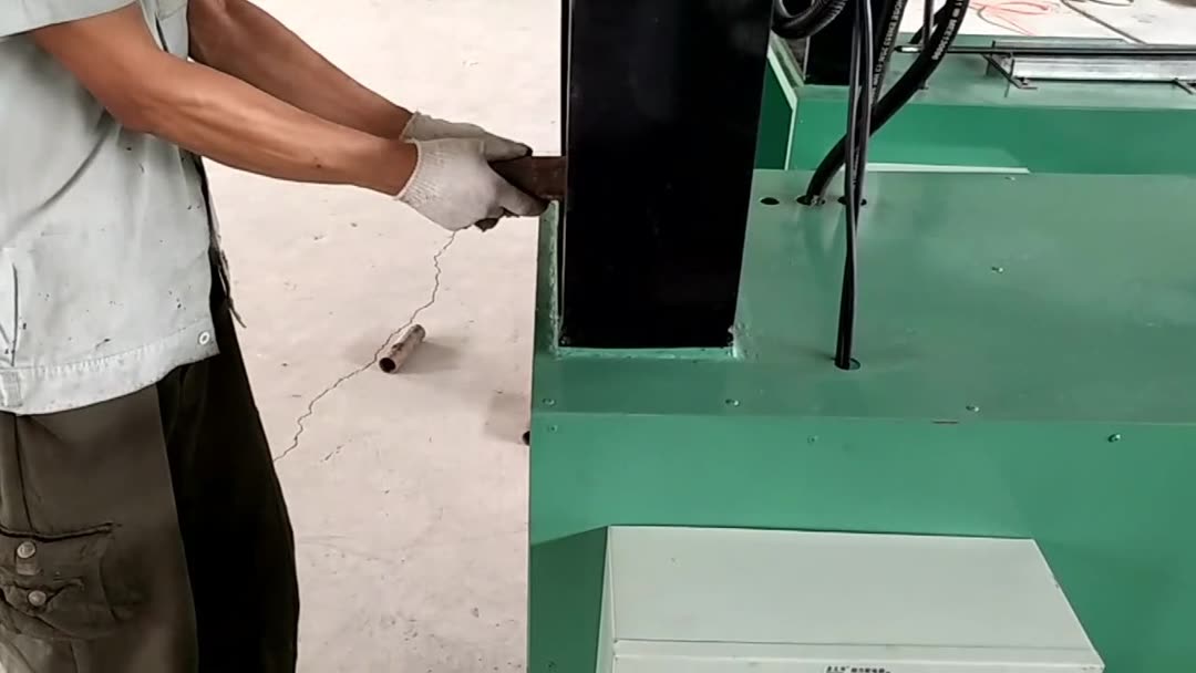 这样圆管冲弧特别是冲斜弧口的模具很让人心动