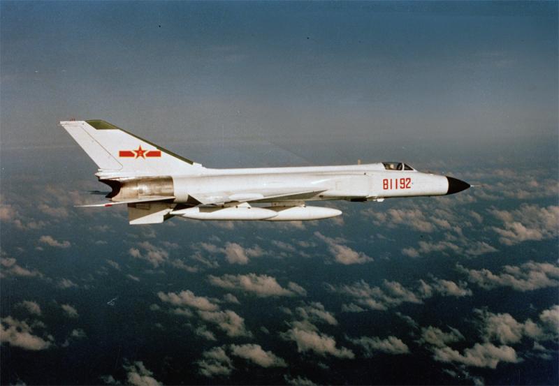 英雄最后的身影:中美南海撞机事件时美军拍摄的81192