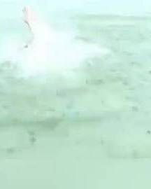 【 #成龙拍新片时意外溺水# 溺水怎么办?蓝朋友演示给你看!】 你知道...