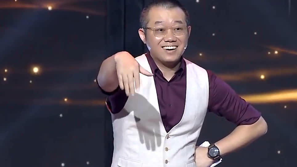 涂磊当场教嘉宾跳海藻舞,动作和眼神太搞笑了,全场拍手大笑!