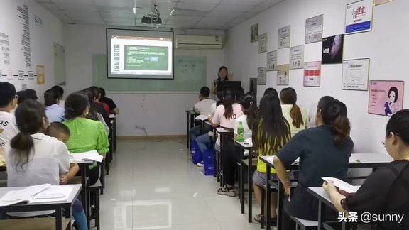 上元教师证课上师生热情互动[玫瑰]18262386560