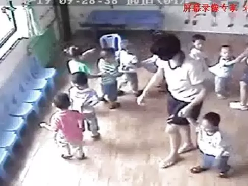澄澄2011-7-19上午幼儿园活动记录