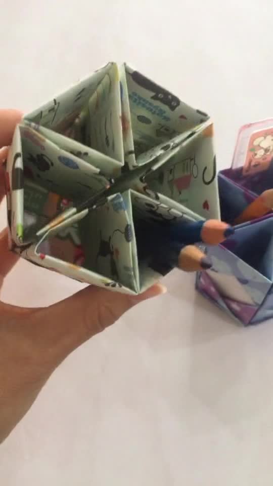 手工纸语:教你折六角笔筒