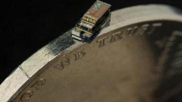 世界上最小的电脑,只有0.3mm,还可以进行编程