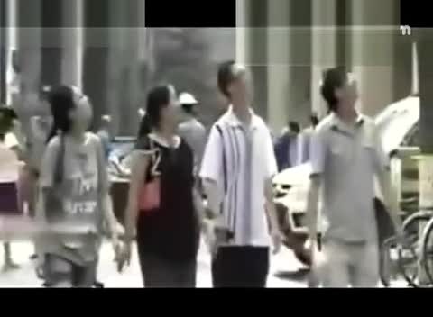 [女生宿舍]北京高校女毕业生宿舍楼挂床单求包养 视频