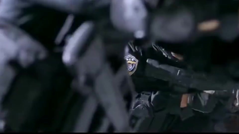 围观惊险刺激的特警演练,特警小哥真是帅到爆了