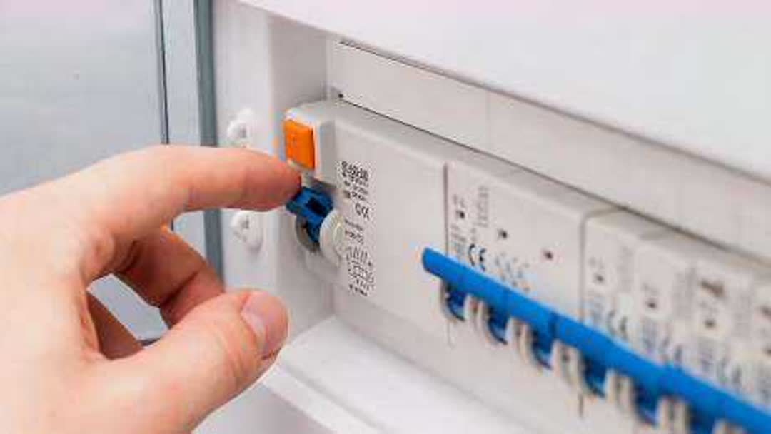 区分火线和零线很简单,如何区分零线和地线?好方法让你一学就会