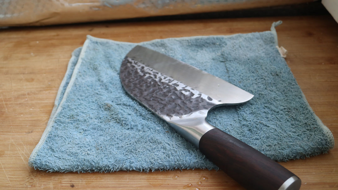 厨师长分享磨刀技巧,新买的菜刀应该这样磨,非常锋利还经久耐用