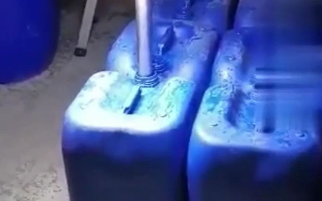 25L石化液体包装机-双工位自动摇臂包装机