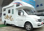 这款大通C型房车,5卧6座,布局合理,价格43.8万元,值得一看!