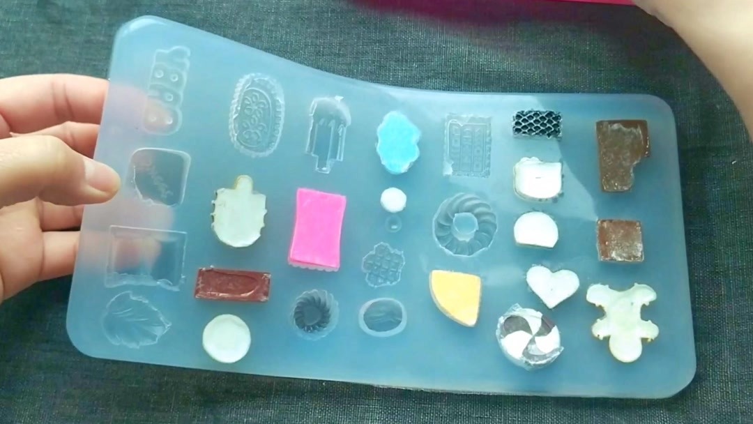 来做小配件翻模吧,每次搭配都要用到,翻模的都是些小零食哦