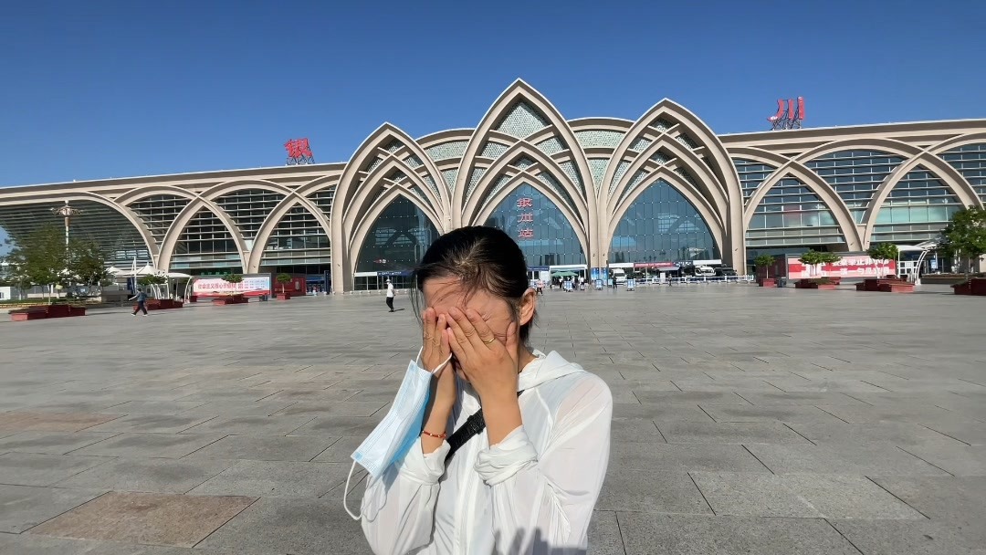 杨可妈妈赶紧送姥姥去车站,最后说出真实原因