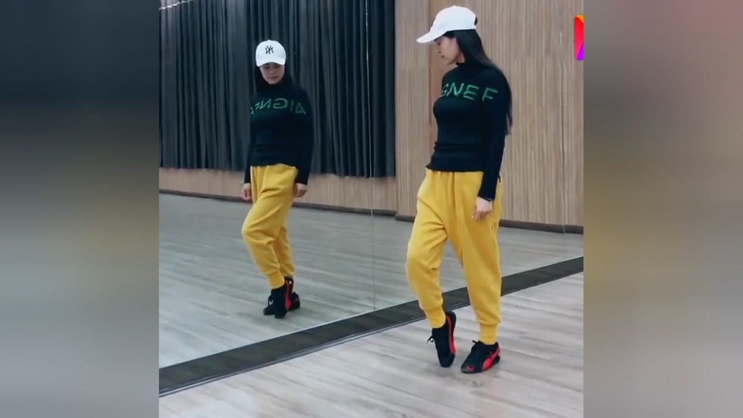 舞蹈教学:慢动作演示太空步,曳步舞基本步法,简单易学