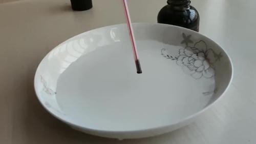 在家就能做的科学小实验,不知道物理原理是什么,实在是太逗了?