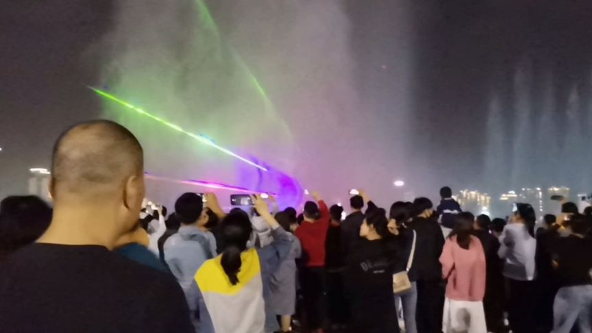 一年修两次,一次修半年的秋水广场,我来了#南昌#秋水广场