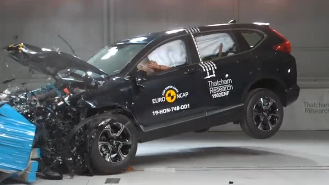 国产车还是合资车?名爵HS对比本田CR-V碰撞测试,你看好谁?