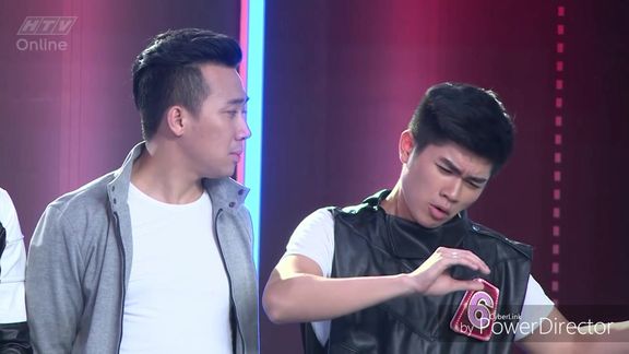 越南综艺节目第39季 (21)你再这样信不信我拿小拳拳捶你胸口