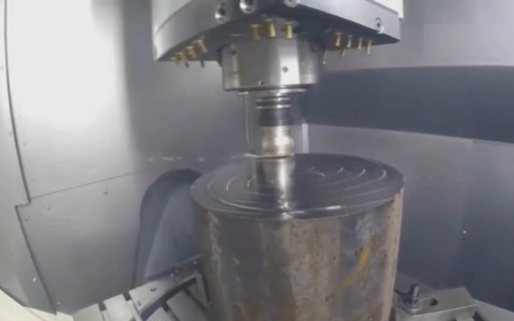 小伙实拍数控机床加工,越看越觉得牛!