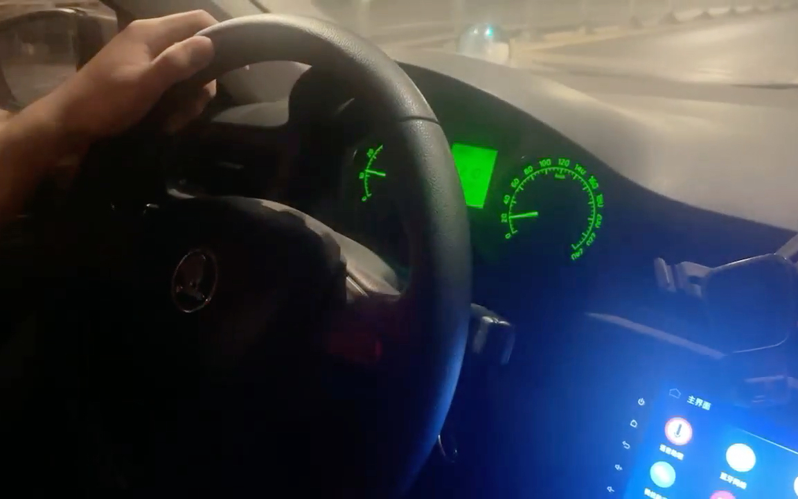 驾考小福利视频|夜间手动档练车教你换挡