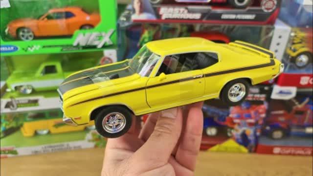 展示老款汽车、跑车的模型玩具